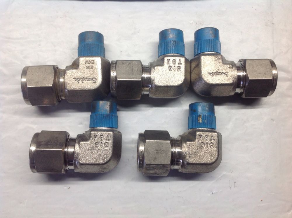 Swagelok ss-810-2-4